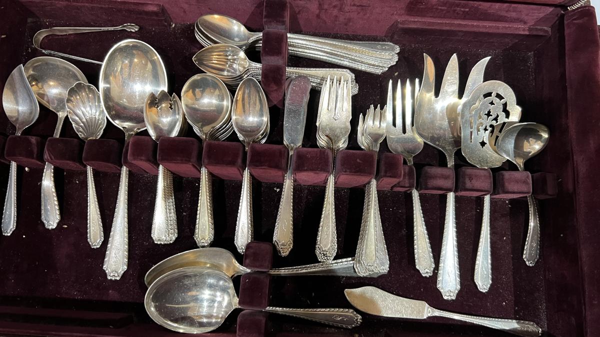 LARGE ANTIQUE COLLECTION - ESTATE AUCTION | Kurtz Auction & Realty Co.